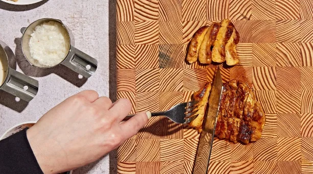 9 Trailblazers of Mycelium-Based Meats: 8 Young Fungi Brands You Dakoa