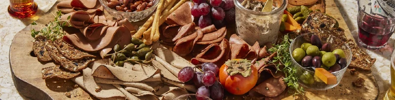 9 Trailblazers of Mycelium-Based Meats: 8 Young Fungi Brands You Dakoa